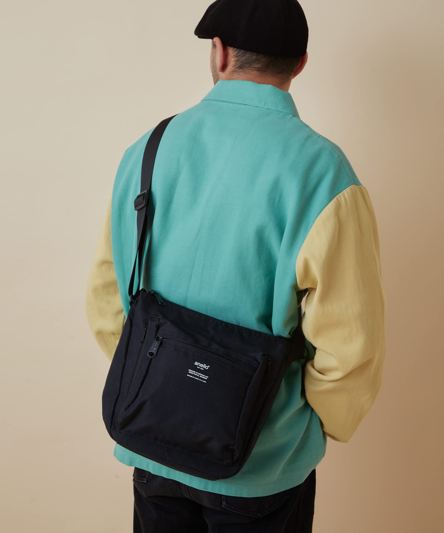 anello(アネロ) Vertical Shoulder Bag, Black (Black 19-3911tcx)