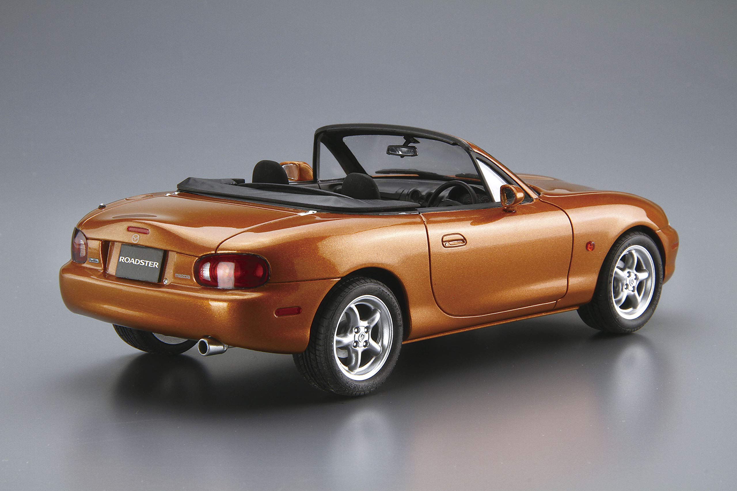 Aoshima Mazda NB8C Roadster RS β99 1:24 Scale Model Kit