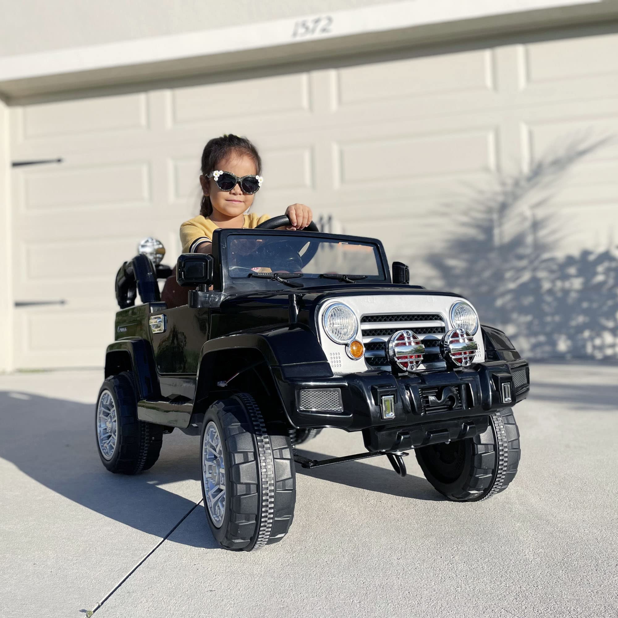 Aosom 12V Ride on Car, Off-Road Electric Car, Battery Powered Toy Car with MP3 Connection, Parent Remote, Steering Wheel, Working Horn, White