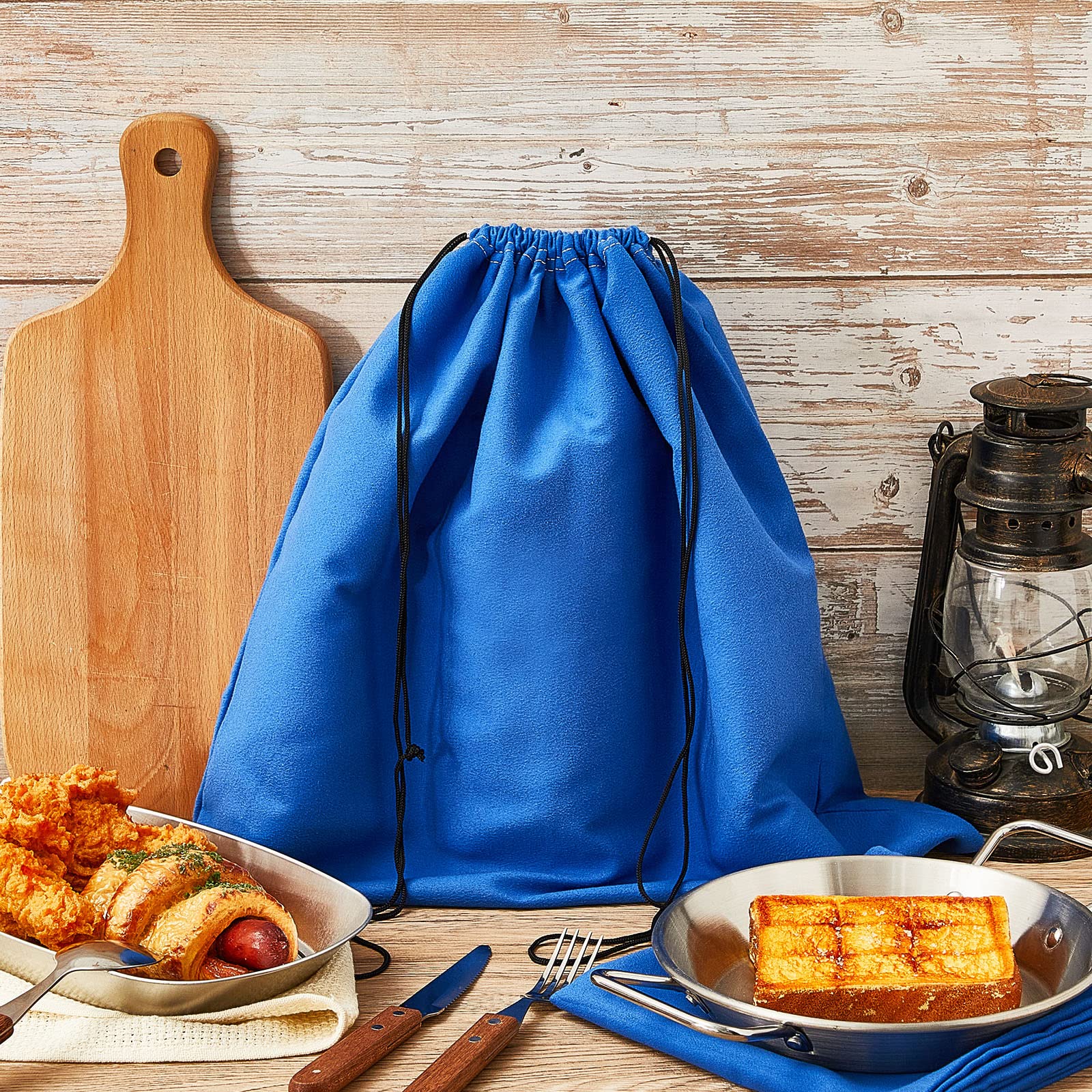 4 Pcs Anti Tarnish Storage Bag with 2 Pcs Silver Polishing Cloth 18 x 18 Inch Fabric Cloth Bags Blue Anti Tarnish Jewelry Storage Bags Silverware Bags for Silverware Silverplate Flatware Silver Trays
