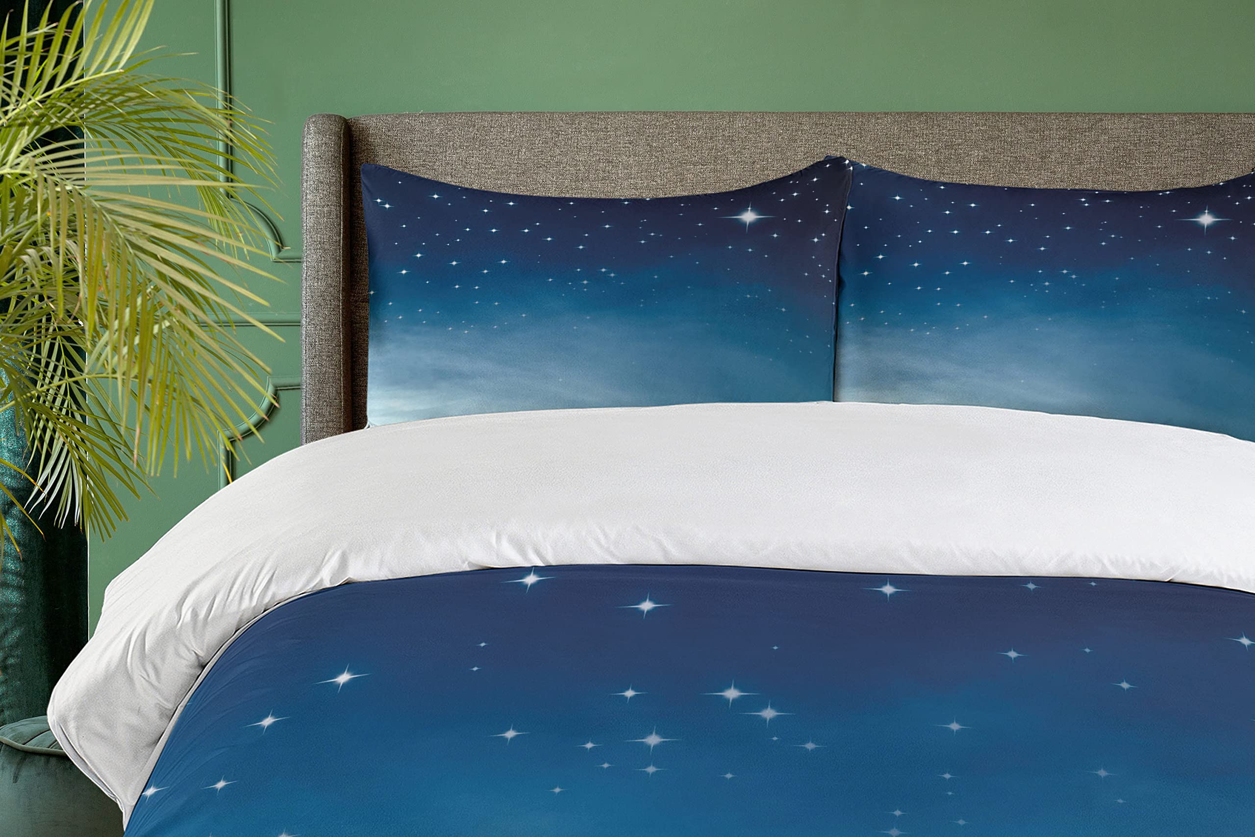 Ambesonne Night Duvet Cover Set, Ombre Inspired Sky Vibrant Stars Universe Astronomy Exploration, Decorative 3 Piece Bedding Set with 2 Pillow Shams, King Size, Pale Blue Dark Blue