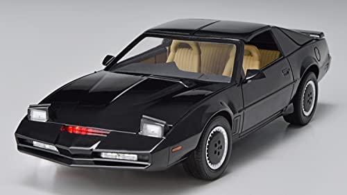 Aoshima Knight Rider: Knight 2000 K.I.T.T. (Season IV Scanner Ver.) 1:24 Scale Vehicle Model