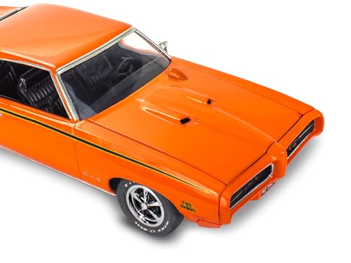 Level 4 Model Kit 1969 Pontiac GTO 2-in-1 Kit 1/24 Scale Model by Revell