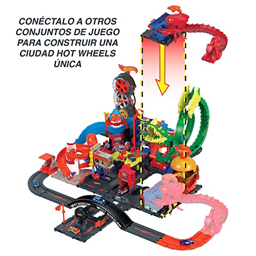 Hot Wheels Toy Car Track Set City Scorpion Flex Attack & 1:64 Scale Car, Bendable Tail Extends 2.5 Ft., Connects to Other Sets