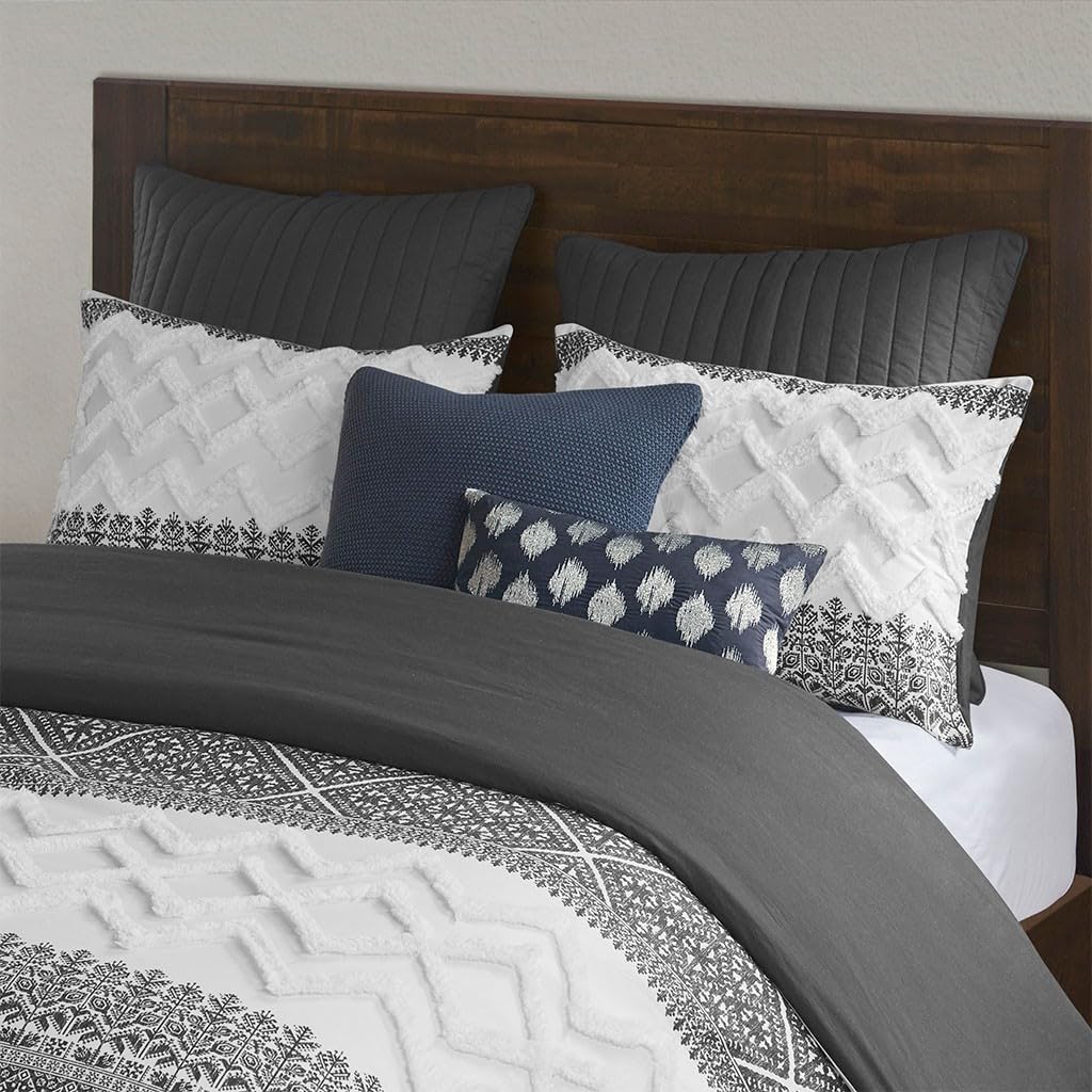 Gracie Mills Robbins Chenille Tufted 3-Piece Cotton Duvet Cover Set