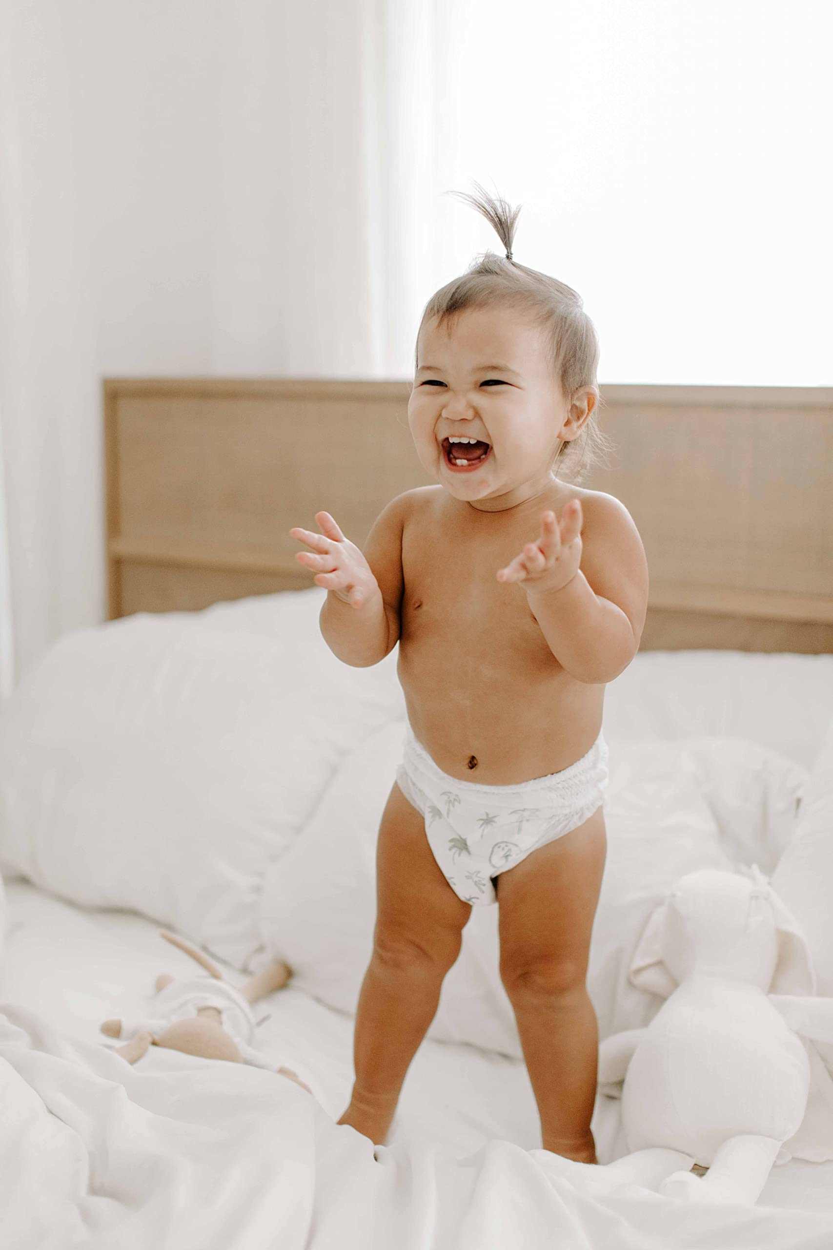 Parasol Clear+Dry™ Diaper Pants | Natural Training Diaper | Pure Ingredients, Water Based Ink, Non-Woven Fabric with Dermatest Excellent Seal | Rash Protection Diaper Set, Size 5 (26+ lbs.) 24 Count