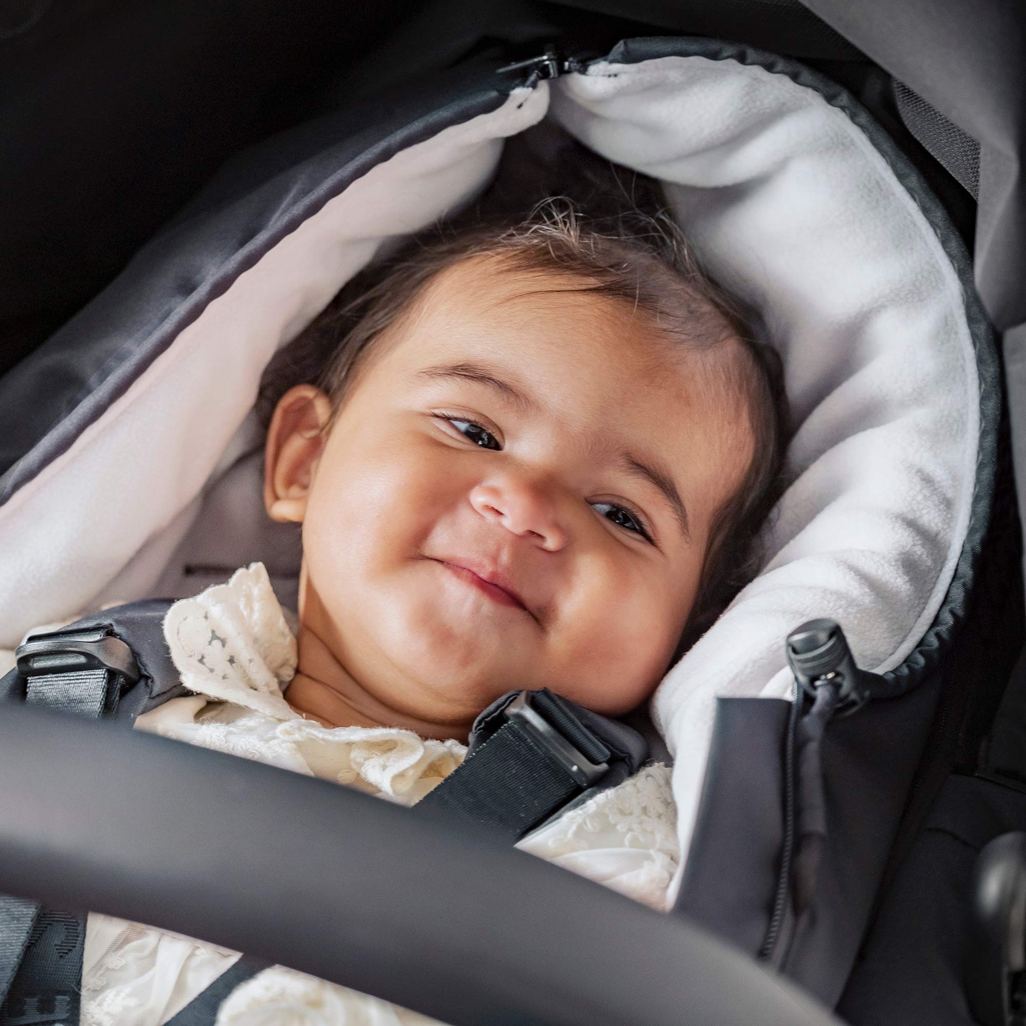 Stokke Xplory X Foot Muff, Rich Black - Keeps Baby Warm on Cool Weather Strolls - Sonalan Lining & Fleece + Water-Repellent Exterior - Adjustable Front Opening