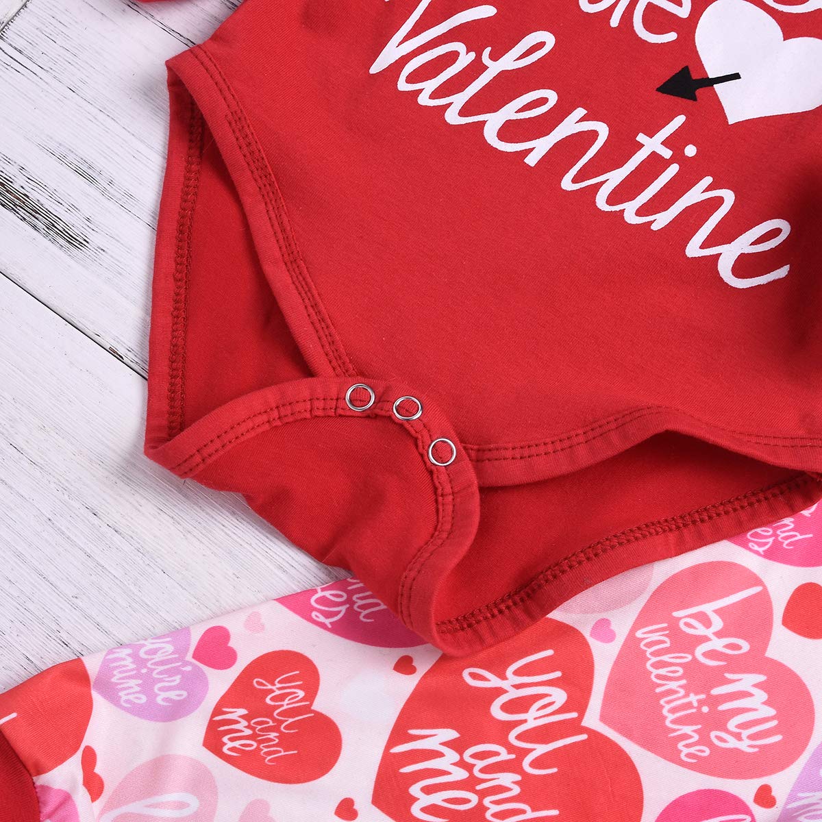 Sasaerucure 4PCS Valentine's Day Outfit Baby Girl Boy Infants My First Valentine's Day Long Sleeve Romper Pants Hat Headband Set (Daddy's Little Valentine, 0-3 Months)