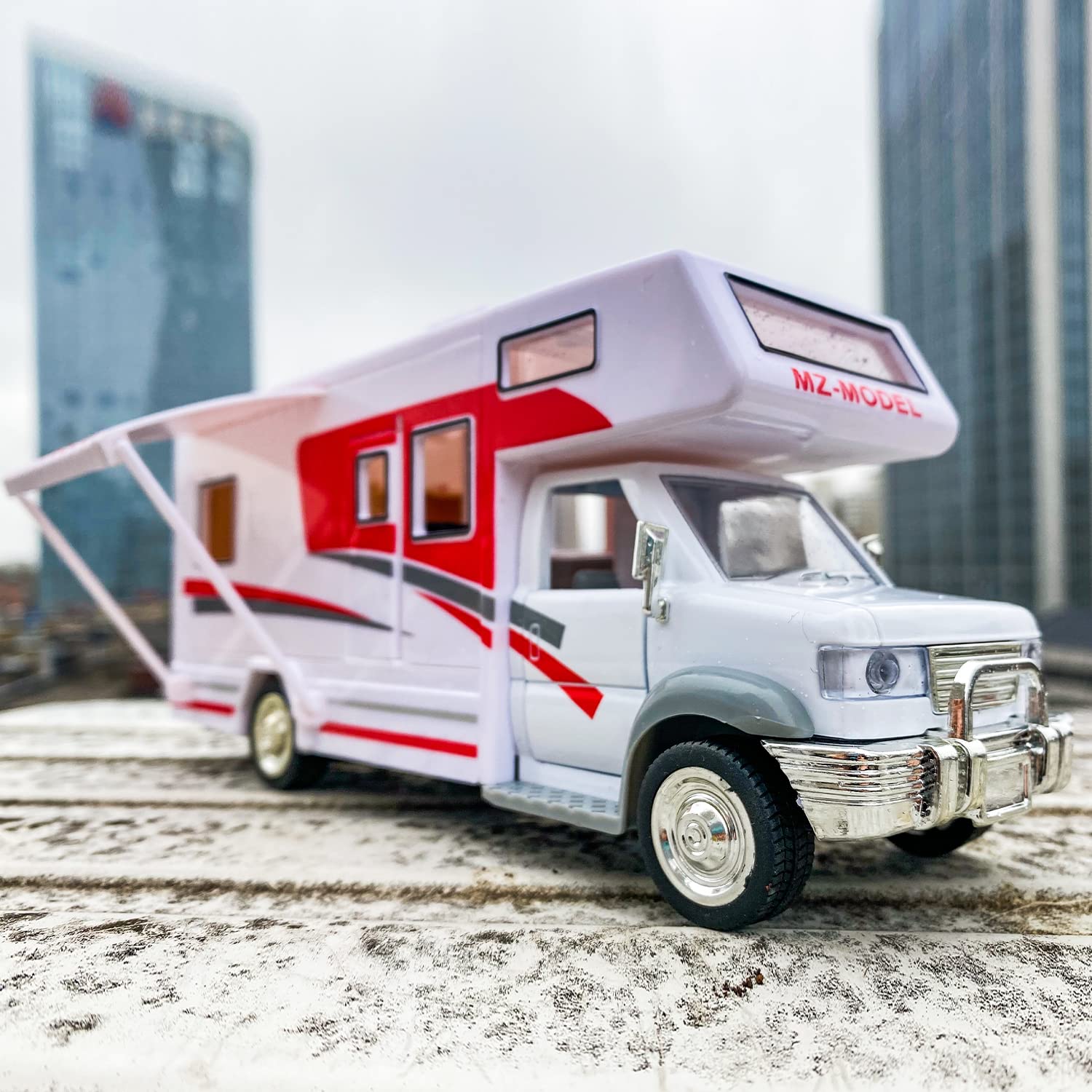 BDTCTK 1:28 Scale DIY Luxury Motorhome DIE-CAST Car Model, Zinc Alloy Die-Cast Pull Back Vehicles Kid Toys for Boy Girl Gift (Red)