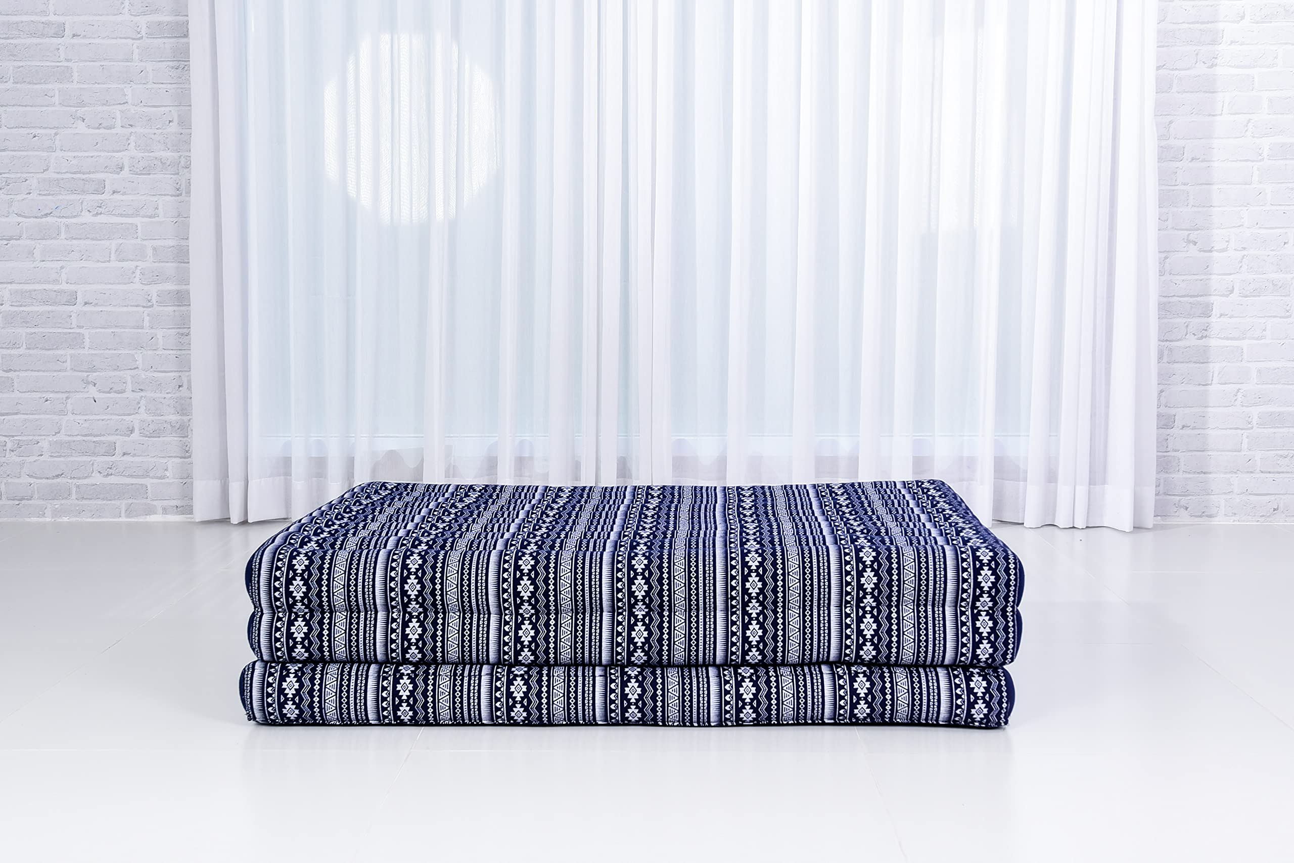 Leewadee Trifold Mattress XL β Comfortable Thai Massage Pad, Foldable Relaxation Floor Mattress Filled with Kapok, Perfect to Use as a Sleeping Mat 79 x 39 inches, Blue White