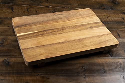 BLACKSTONE 5595 Solid Acacia Wood Griddle Cutting Board with Feet (17 x 12”)- Large and Lightweight, Premium Durable Quality to Chop Vegetables for Indoor, Outdoor, Kitchen, Easy to Clean (Rectangle)