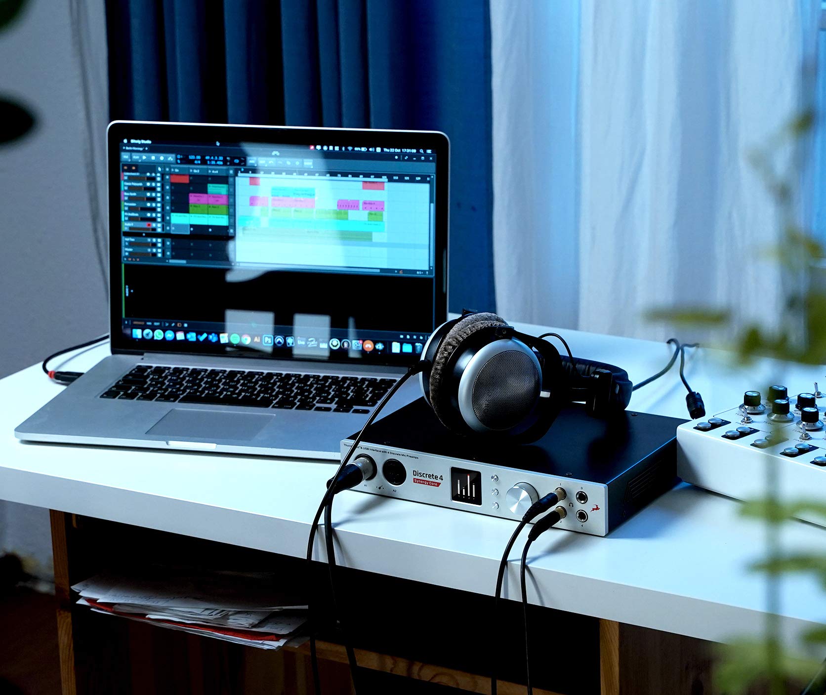 Antelope Audio Discrete 4 Synergy Core Desktop Audio Interface for Music Professionals - Thunderbolt & USB 4 Channel Microphone Preamp Recording, Streaming Studio Audio Interface w/37 FX Included