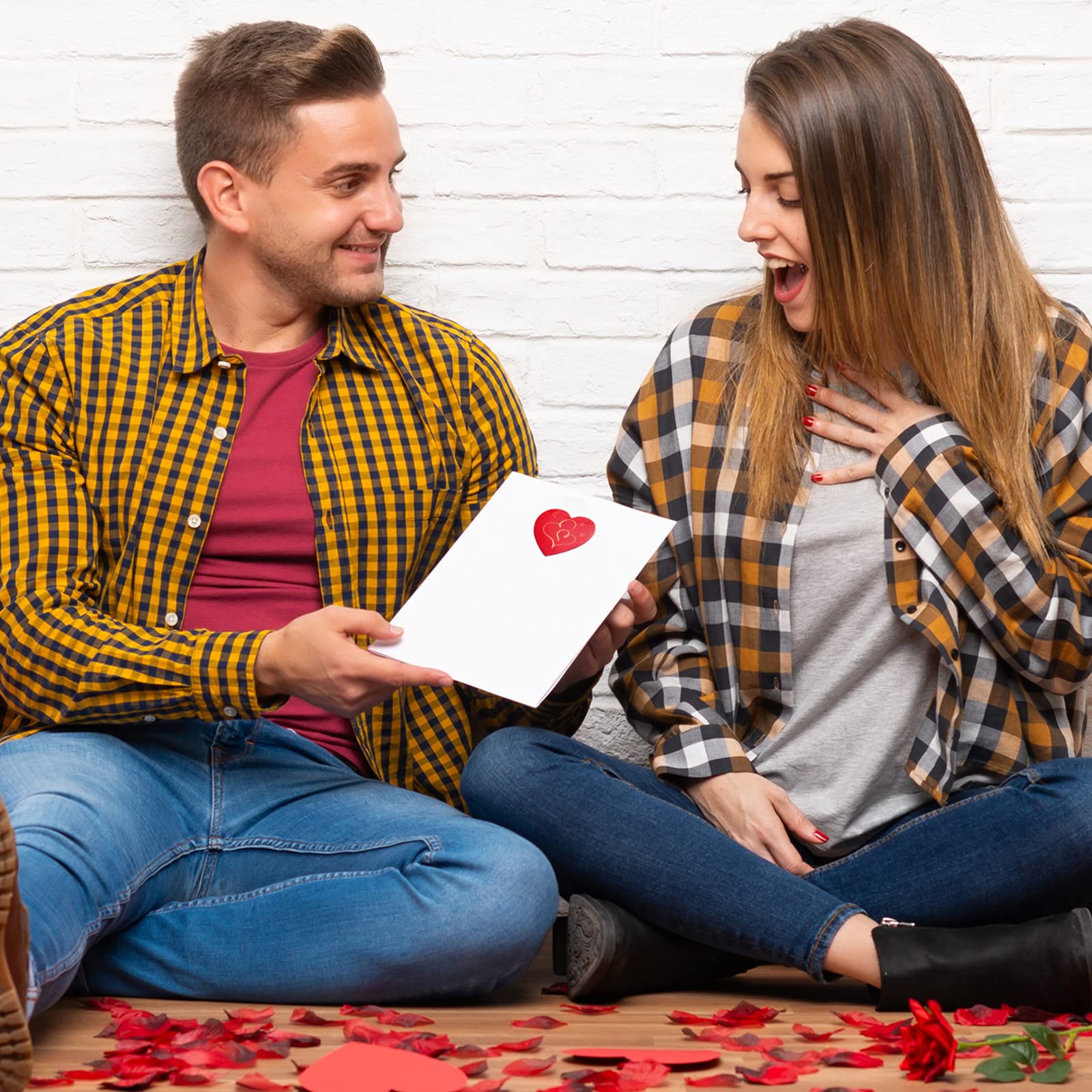 600 Pcs Valentine's Day Red Heart Stickers 1.5 Inch Red Stickers Heart Shape Valentines Stickers for Kids Valentine's Day Envelope Card