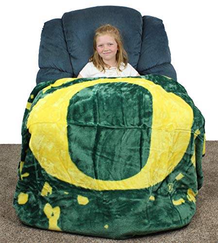 College Covers Everything Comfy Oregon Ducks Soft and Warm Huge Raschel Throw Blanket, 86" x 63"