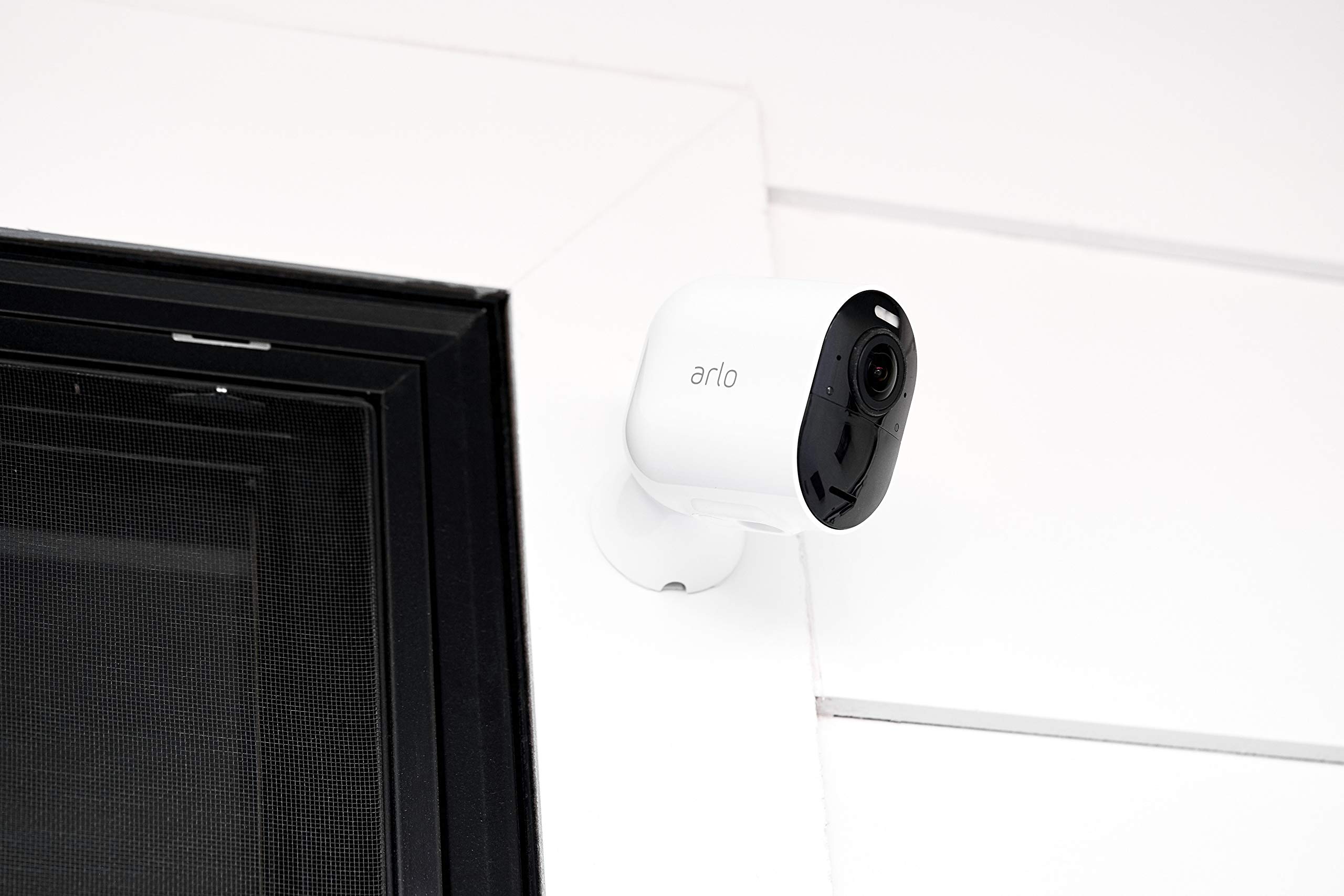 Arlo VMK5140-100NAS Ultra - 4K UHD Wire-Free Security Camera, Color Night Vision, Spotlight, 2-Way Audio, Indoor/Outdoor | with Arlo Video Doorbell