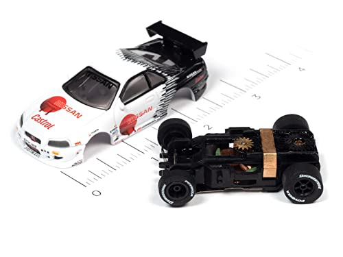 Auto World Xtraction Import Heat 1999 Nissan Skyline GTR (White/Black) HO Scale Slot Car