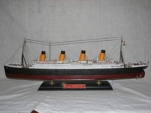 AEVVV RMS Titanic British Passenger Liner - Plastic Ship Model Kits Scale 1:700 - Assembly Instructions in Russian Language