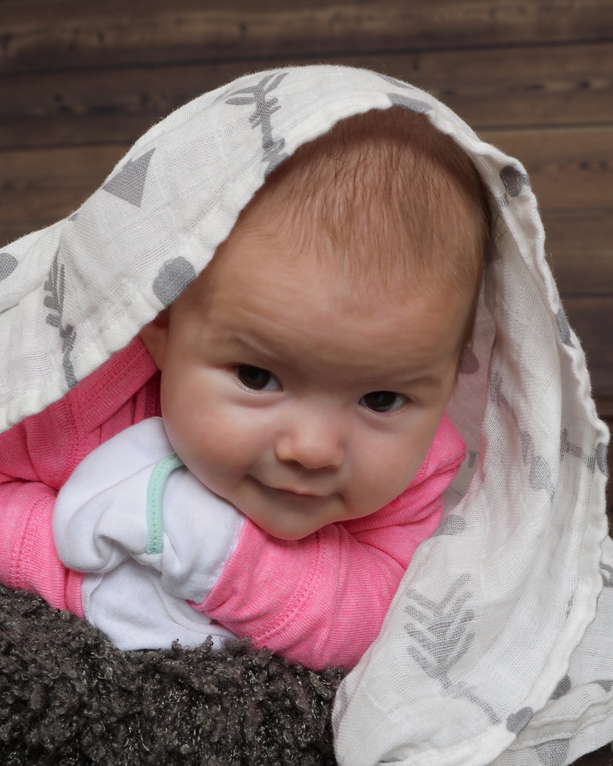 Momo Bebe Muslin Baby Swaddle Blankets - 4 Pack Large 47x47 inch Cotton Swaddles - White Grey Chevron Polka Dot Arrow - Soft Breathable Comfortable Durable - Nursery Shower Gift Set Unisex Neutral