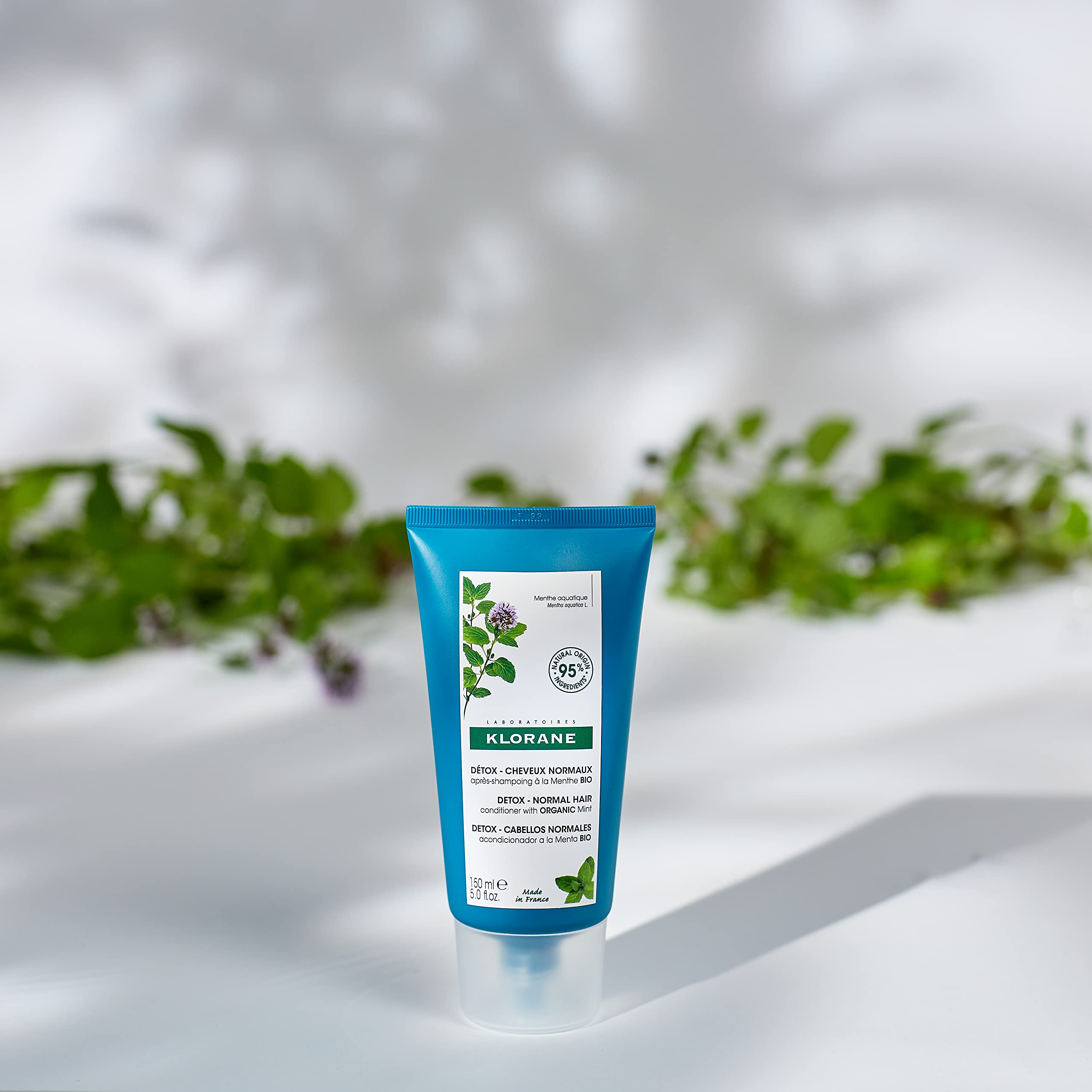 Klorane - Protective Conditioner with Aquatic Mint for Dull, Pollution Exposed Hair - Detoxifies, Protects, and Invigorates Hair - Visibly Increases Shine - Silicone Free - 5 fl. oz.