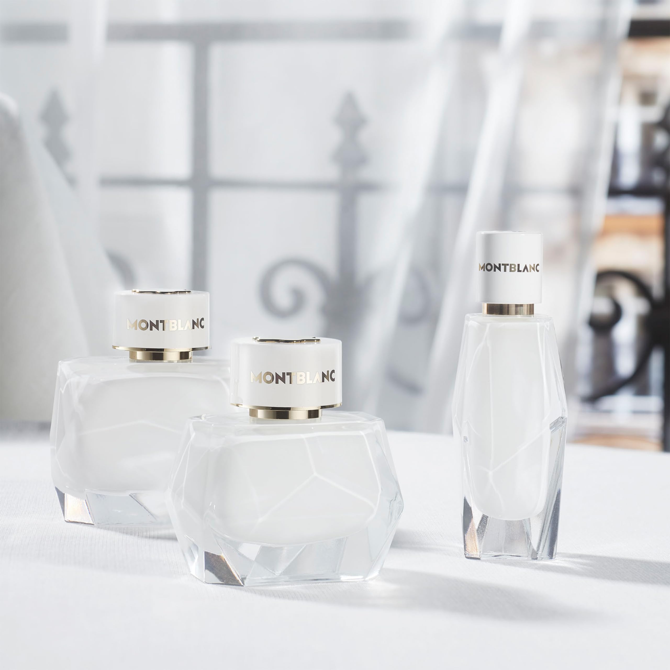 MONTBLANC Signature Eau de Parfum - Long Lasting Fragrance with notes of Orchids, Vanilla & Amber - Floral & Musky - 1.7 fl. Oz.