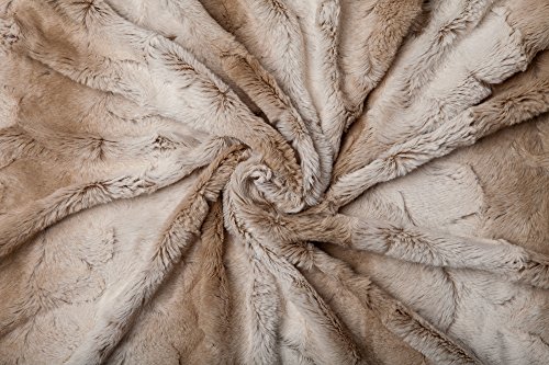 Chanasya Faux Fur Ombre Throw Blanket - Super Soft, Lightweight Minky Blanket with Fuzzy Sherpa Side - 50" x 65β - Brown
