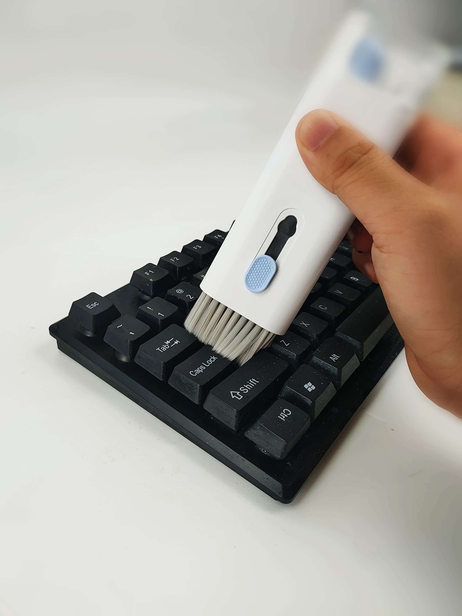 7 in 1 Electronic Cleaning Kit, Portable Multifunctional Cleaning Tool for PC Monitor/Mobile Phone, Laptop, Bluetooth Headset, Computer Keyboard, Screen, Camera, with Cleaning Brush (Blue)