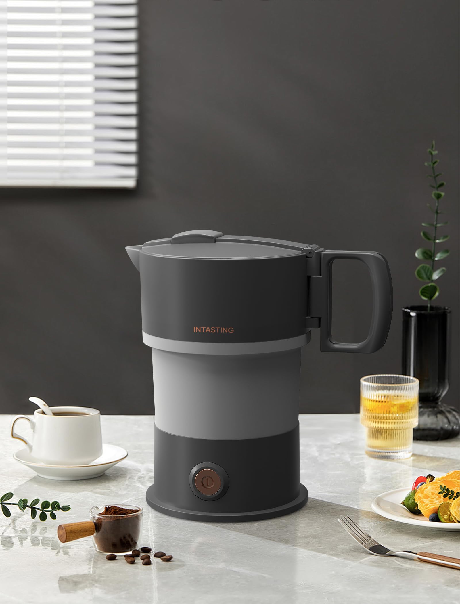 Foldable Travel Electric Kettle, 600ML Portable Water Boiler with 800w Power & Auto Shutoff, Compact BPA-Free Silicone Kettle for Tea, Coffee, Collapsible mini Kettle for Travel - Dark Grey