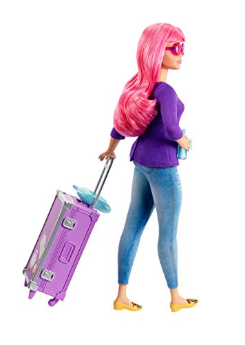 Barbie Dreamhouse Adventures Doll & Accessories, Travel Set with Daisy Doll, Kitten, Working Suitcase & 9 Pieces (Amazon Exclusive)