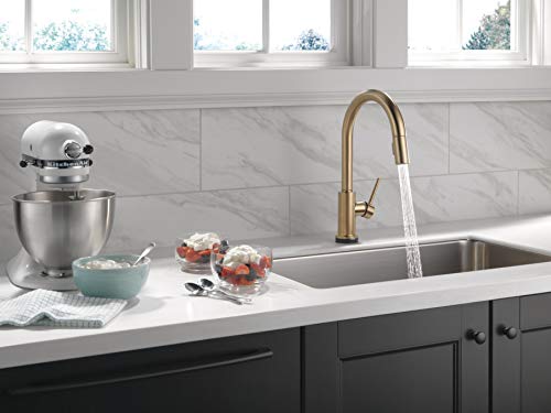 Delta Faucet Trinsic Gold Kitchen Faucet Touch, Touch Kitchen Faucets with Pull Down Sprayer, Kitchen Sink Faucet, Faucet for Kitchen Sink, Touch2O Technology, Champagne Bronze 9159T-CZ-DST