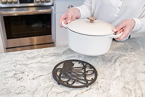 gasaré, Trivet for Hot Dishes, Pots and Pans, Metal Trivet, Octopus Design, Cast Iron, Rubber Feet Caps, Ring Hanger, 8 Inches, Brown Finish, 1 Unit