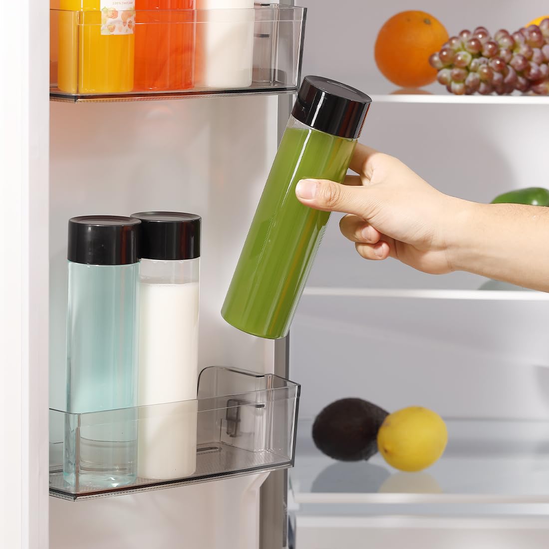 Naivees 30 Pcs 12 Oz Juice Bottles with Black Lids Empty Plastic Round Bottle Reusable Round Containers with Caps Suitable for Water Juice Tea Milk and Other Beverages