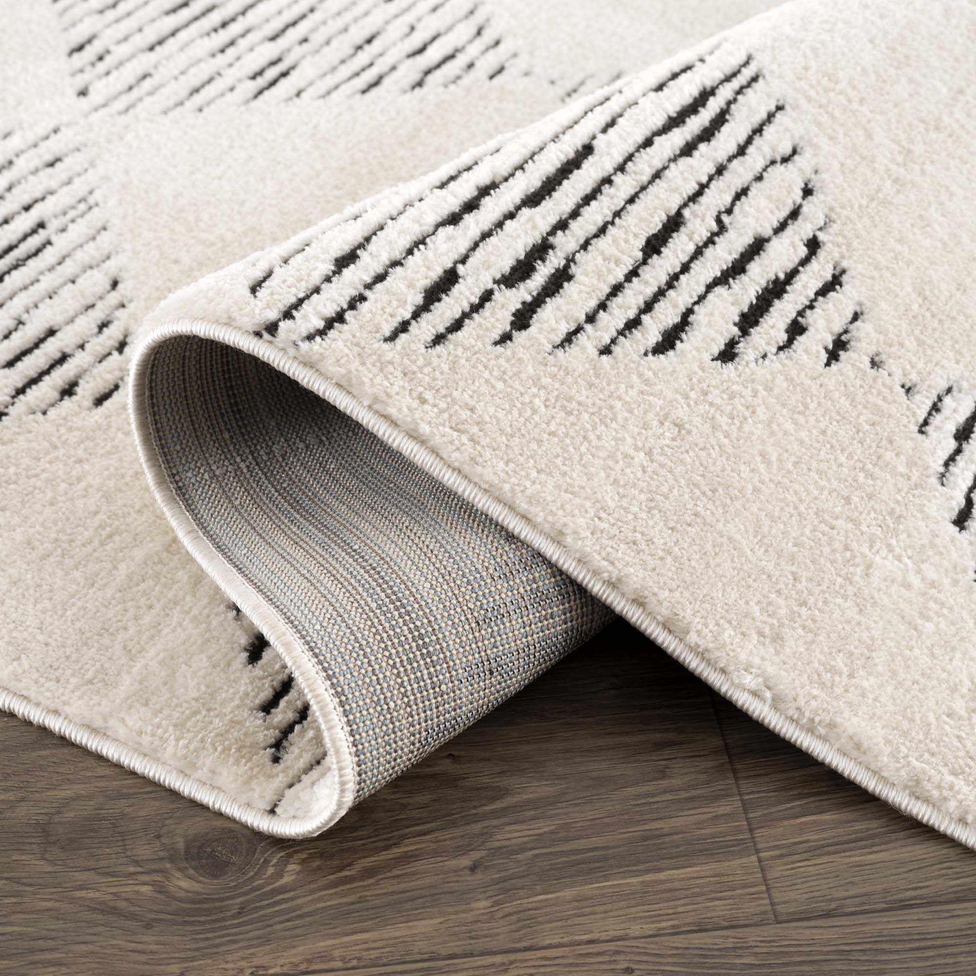 BoutiqueRugs Fauci Farmhouse Area Rug - Cream, Black White - 6'7" x 9'