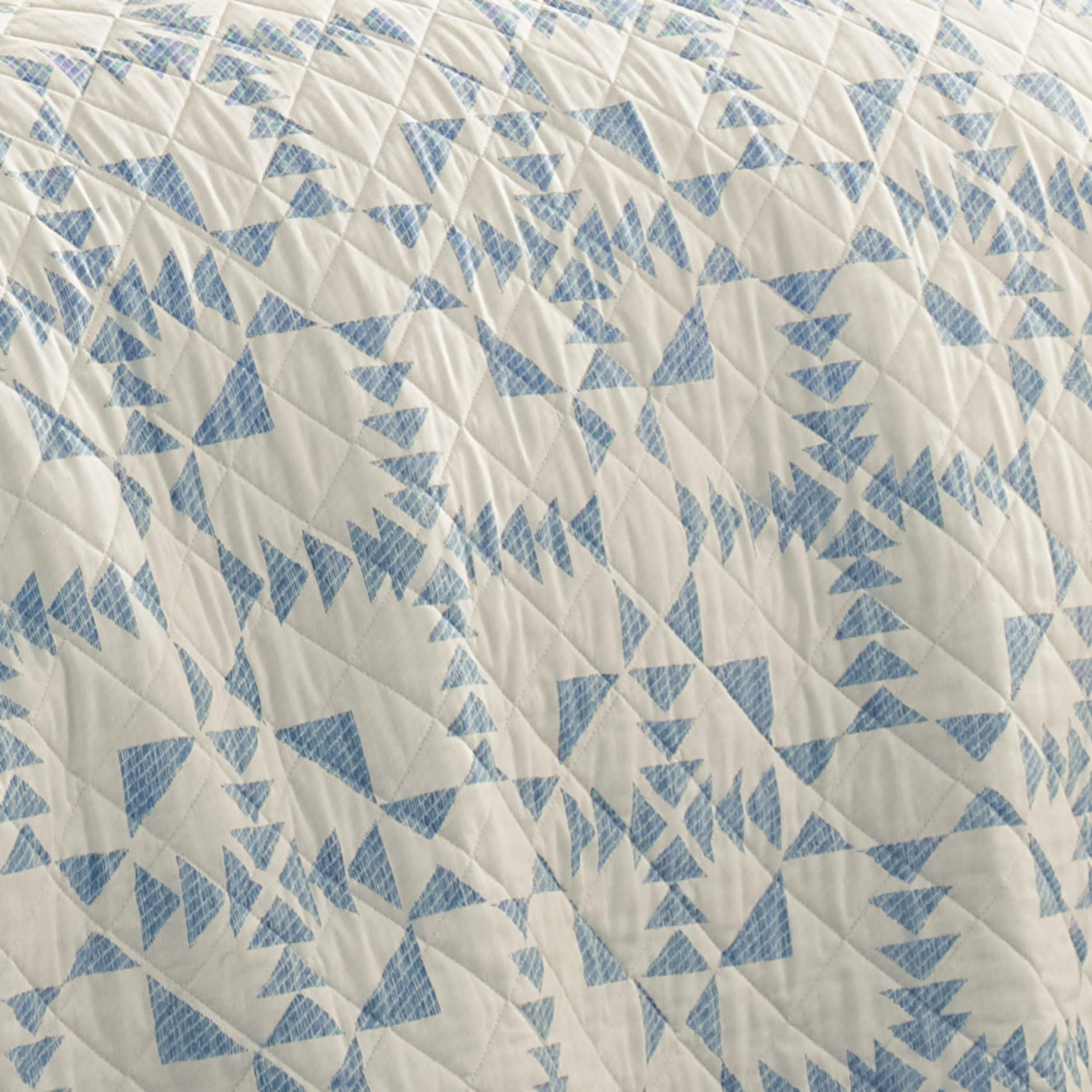 Eddie Bauer - King Quilt Set, Reversible Cotton Bedding with Matching Shams, Lightweight Home Decor for All Seasons (Arrowhead Blue,3pieces, King)