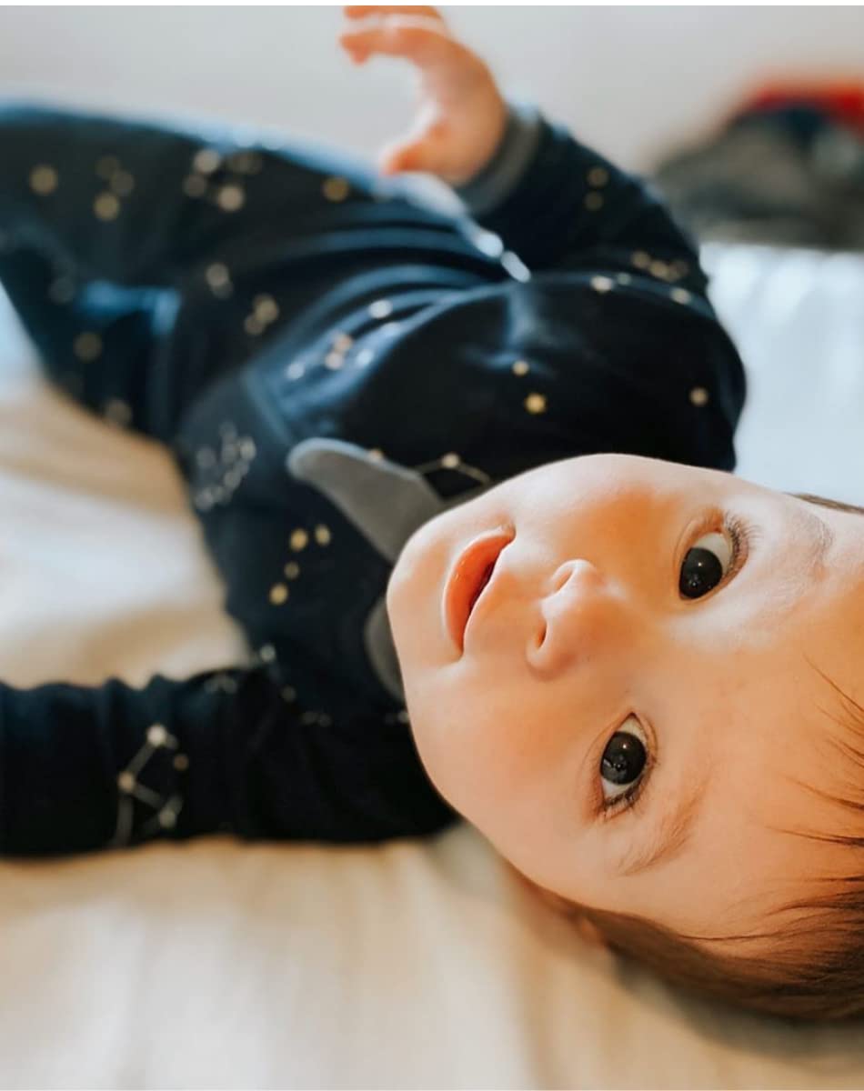 zippyjamz β Zipper Organic Sleeper Footed Baby Pajamas with Inseam Zipper (Galaxy Love - Navy, 6-9 months)