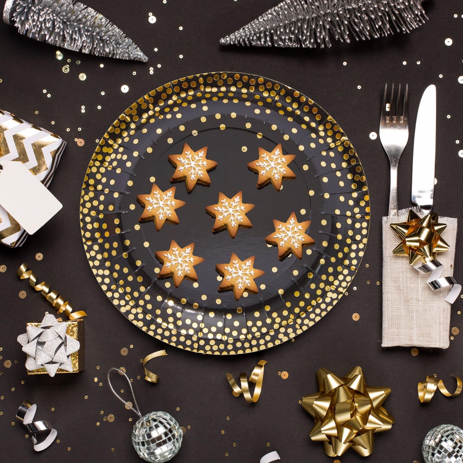 BLUE PANDA 48-Pack Black and Gold Party Plates, 7 Inch Paper Plates for Birthday Cake and Desserts