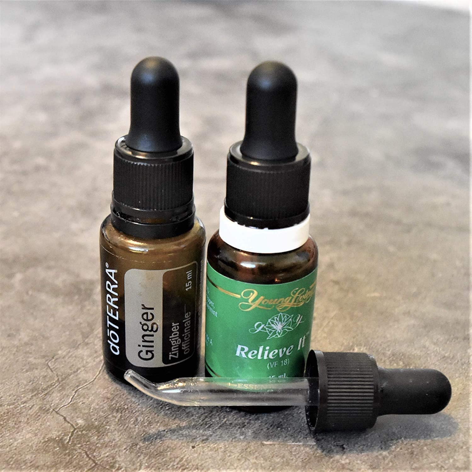 Dropper Tops for 15ml Essential Oil Bottles β Bent Tip Glass Eye Droppers, Fit doTERRA Young Living Aura Cacia Plant Therapy Revive β 12 Pack