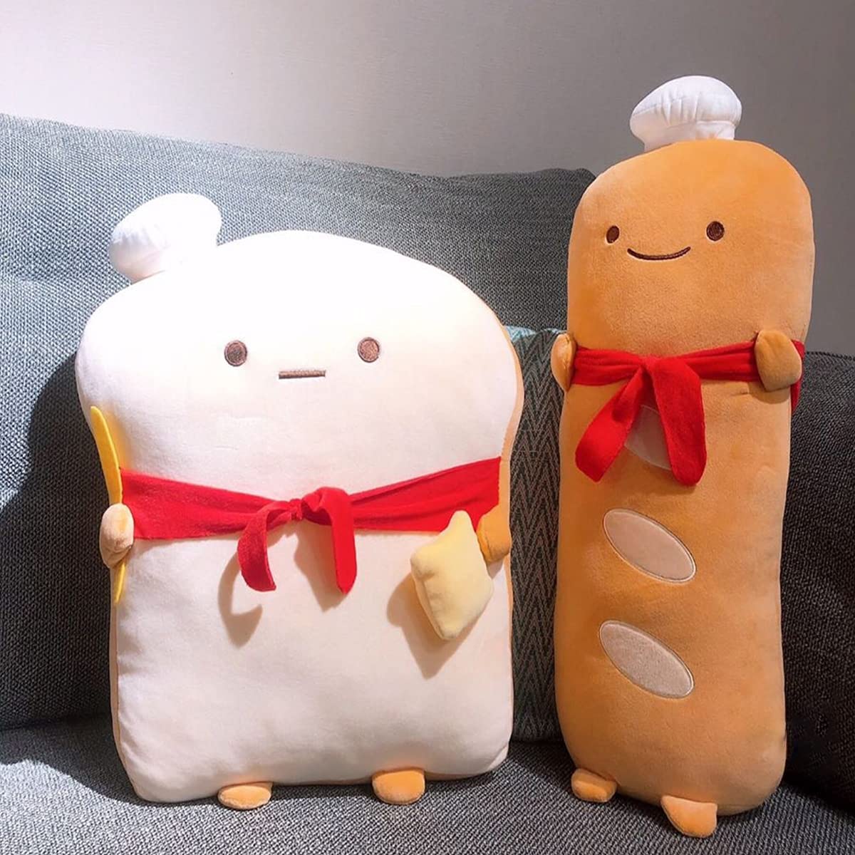 MDXMY 17.7'' Toast Pillow Funny Toast Sliced Bread Pillow Bread Stuffed Animal Toy Soft Plush with Red Scarf (Toast)