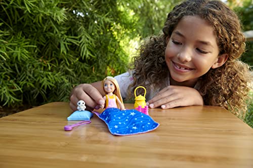 Barbie It Takes Two Doll & Accessories, Camping Playset with Owl, Sleeping Bag & Accessories, Blonde Chelsea Small Doll