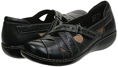 Clarks womens Ashland Spin Q Slip On Loafer, Black, 8 Wide US