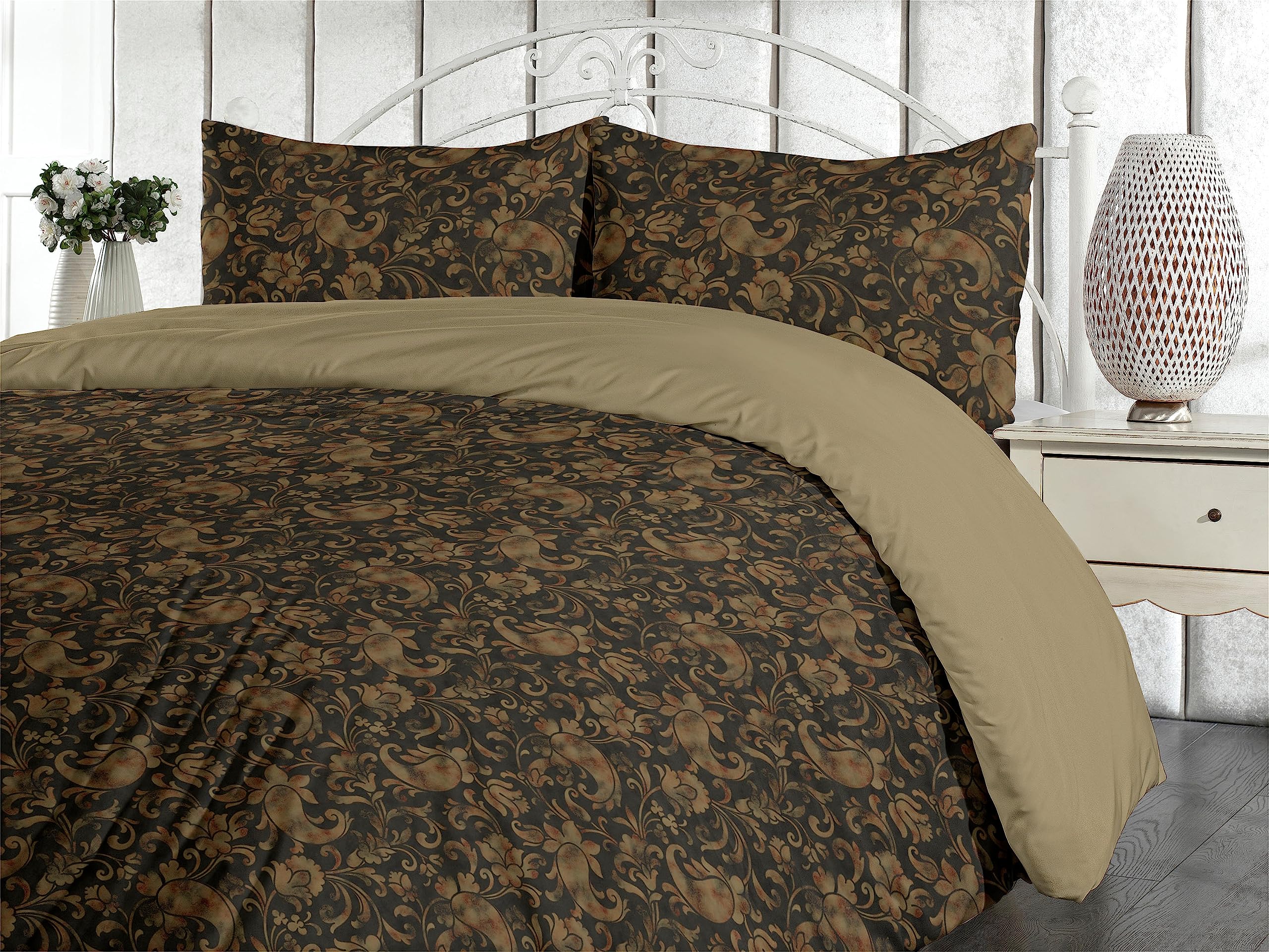 Ambesonne Paisley Themed Duvet Cover Set, Boho Damask Inspired Grunge Flowers Vintage Pattern Print, Reversible 3 Piece Bedding Set with 2 Pillow Shams, King, Charcoal Grey and Dark Khaki
