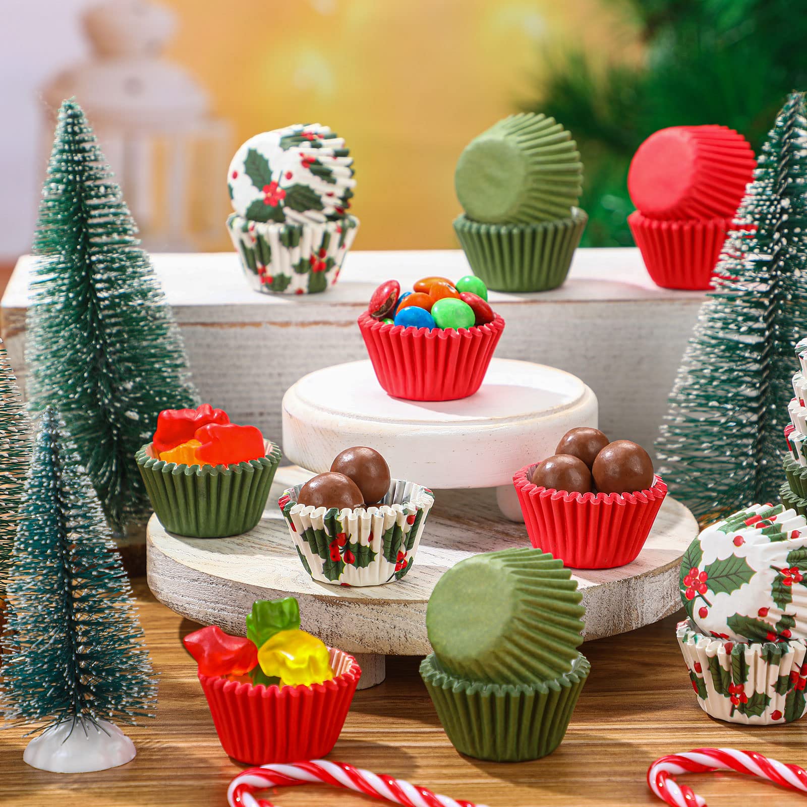 600 Pcs Christmas Cupcake Liners Mini Muffin Liners Paper Candy Cups 1.3 Inch Holly Print Baking Cups Small Xmas Cupcake Wrappers Cupcake Liners for Baking Truffles Chocolates Making (Elegant Style)