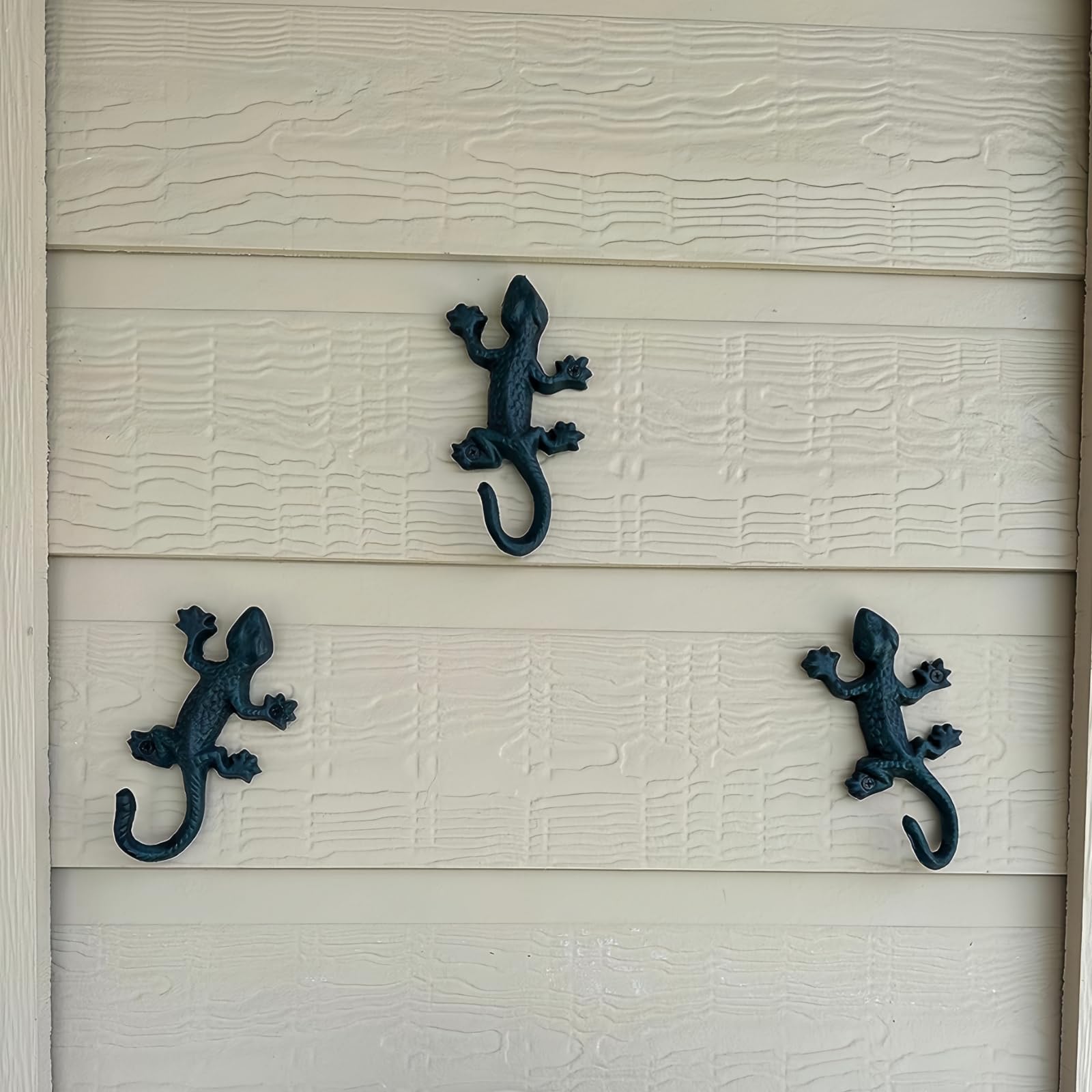 Auafanzy Outdoor Cast Iron Pool Towel Wall Hooks, Lovely Gecko Heavy-Duty Coat Hooks, Fun Lizard Pool Towel Holder for Outdoor and Indoor,Cool Gecko Key Holder and Wall Decor (4 Pcs)