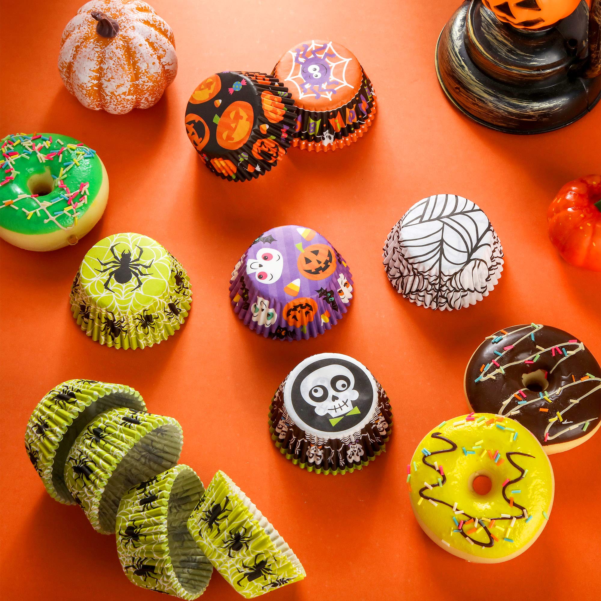 600 Pieces Halloween Cupcake Liners Halloween Pumpkin Colorful Donuts Baking Cups Disposable Paper Cupcake Wrappers Muffin Case Trays Baking Wraps for Halloween Birthday Party (Delicate Style)