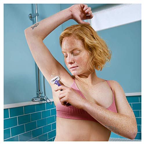 Gillette Venus Deluxe Smooth Swirl Razor Blades Women, Pack of 3 Razor Blade Refills, Lubrastrip with A Touch of Vitamin E