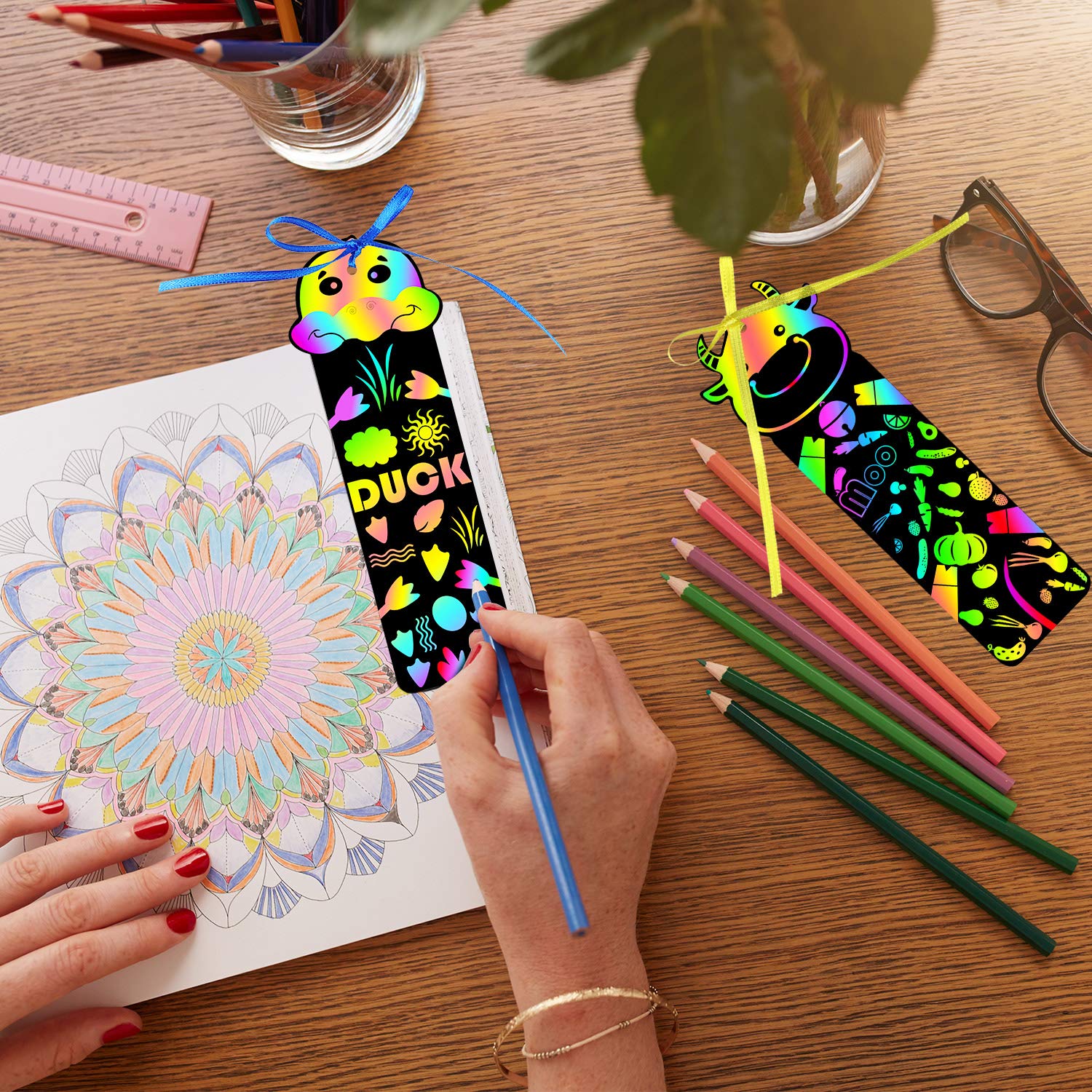 Blulu 100 Pieces 20 Styles Valentines Animal Scratch Bookmarks for Kids Magic Scratch Bookmarks DIY Bookmark Crafts with 100 Pieces Ropes and 20 Pieces Wood Stylus for Boys Girls Students Classroom