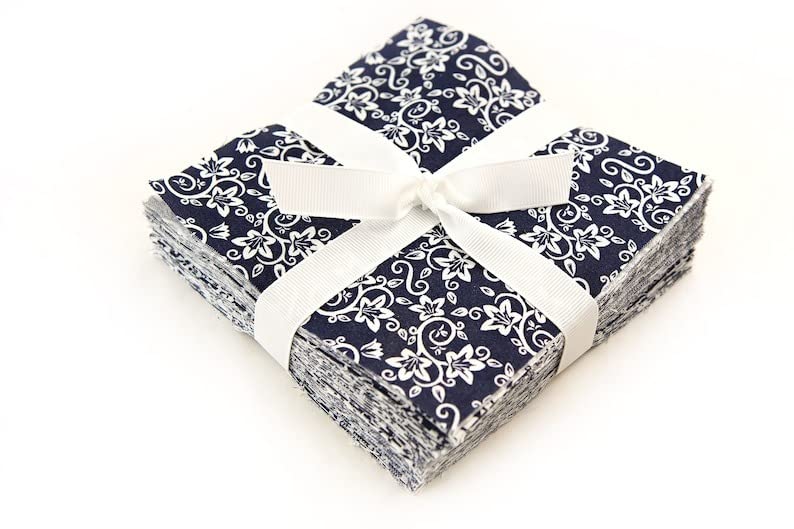 96 Pcs Fabric Strips Cute, Beautiful 100% Cotton Fabric Quilt, Width 5 inch Length 5 inch, Gift New Navy & White Basics pre-Cut Charm Pack Squares, DIY Blanket
