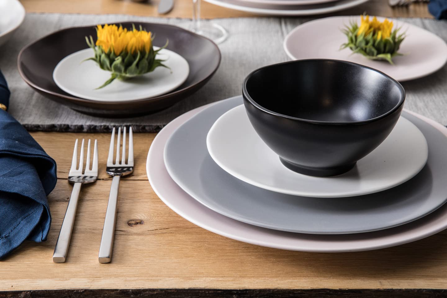 Fortessa Vitraluxe Dinnerware Heirloom Dinner Plate, 10.75-Inch, Set of 4, Smoke