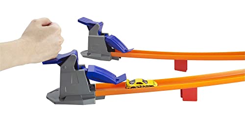 Hot Wheels Toy Car Track Set Super Speed Blastway, Dual-Track Racing for 1 or 2 Players, 1:64 Scale Car [Amazon Exclusive]