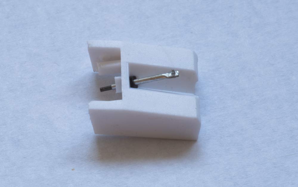 Cartridge and Stylus, needle with mounting bolts for Realistic LAB400, LAB420, LAB250, R8010, RD8100, LAB8500, LAB300, LAB260, LAB8120, LAB395