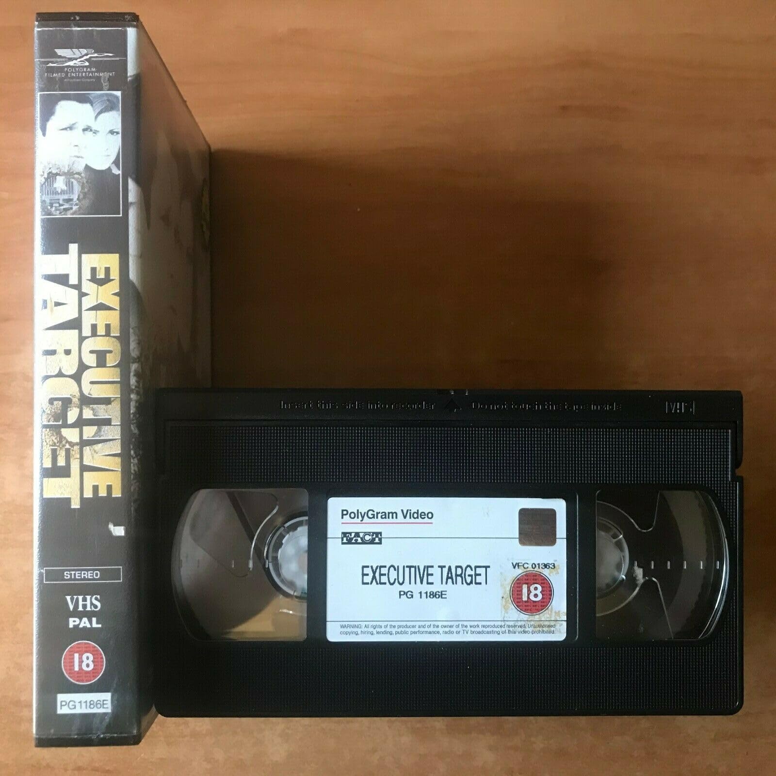 Executive Target [VHS]